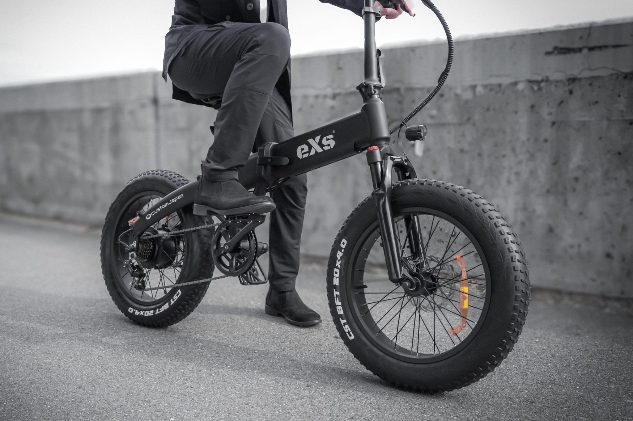 電動アシスト自転車・電動キックボード｜移動をもっと自由に、スマートに｜eXs（エクス）